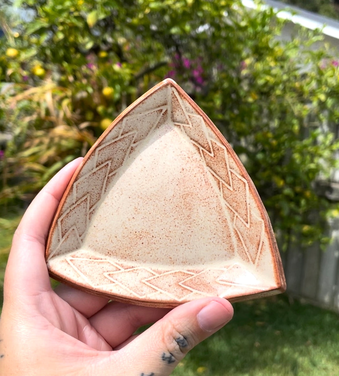 Moana Fresh – Hand Carved Ceramic Tatau Trinket Dish (142/Brown) by MASINA CREATIVE